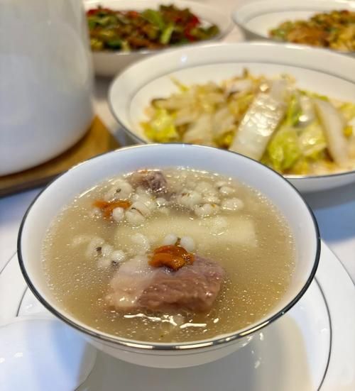 薏米排骨汤怎么做_薏米排骨汤功效与禁忌-第2张图片-山城妙识 薏米排骨汤怎么做_薏米排骨汤功效与禁忌-第2张图片-山城妙识