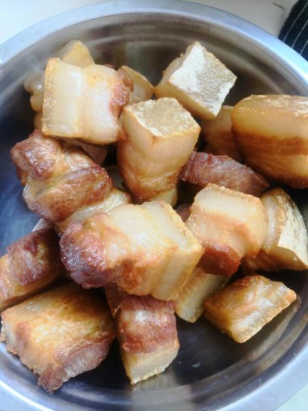 红烧肉怎么炖才烂_红烧肉软烂技巧-第3张图片-山城妙识 红烧肉怎么炖才烂_红烧肉软烂技巧-第3张图片-山城妙识