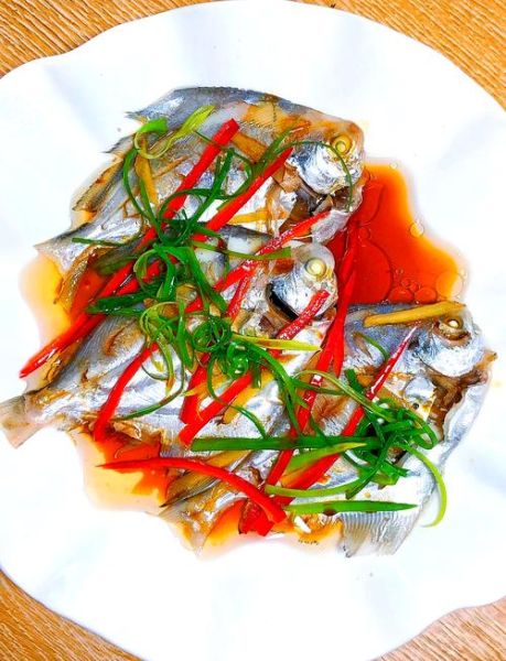 清蒸鲳鱼怎么做好吃_清蒸鲳鱼最简单的做法窍门-第3张图片-山城妙识 清蒸鲳鱼怎么做好吃_清蒸鲳鱼最简单的做法窍门-第3张图片-山城妙识