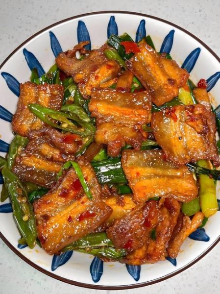 蒜苗回锅肉怎么做_家常回锅肉做法-第3张图片-山城妙识 蒜苗回锅肉怎么做_家常回锅肉做法-第3张图片-山城妙识