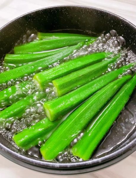 秋葵焯水多长时间能熟_秋葵焯水几分钟口感最佳-第1张图片-山城妙识