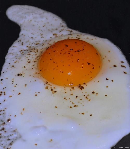鸡蛋荷包怎么煎不破_荷包蛋不粘锅技巧-第2张图片-山城妙识 鸡蛋荷包怎么煎不破_荷包蛋不粘锅技巧-第2张图片-山城妙识