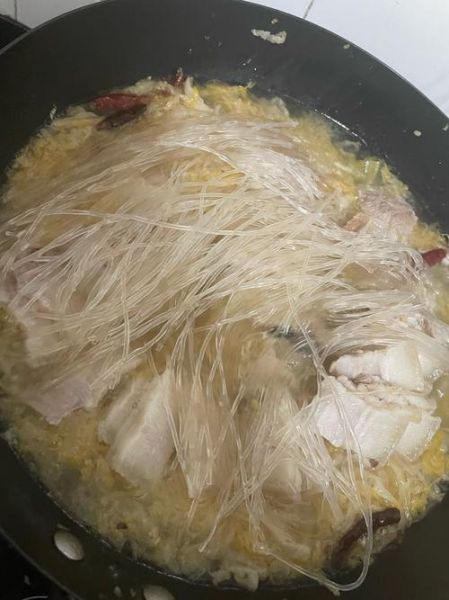 砂锅酸菜五花肉怎么做_酸菜五花肉砂锅做法-第3张图片-山城妙识 砂锅酸菜五花肉怎么做_酸菜五花肉砂锅做法-第3张图片-山城妙识