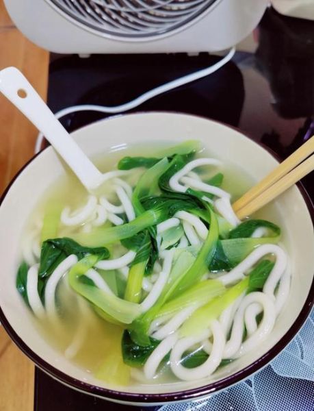 青菜汤面怎么做_青菜汤面热量高吗-第1张图片-山城妙识 青菜汤面怎么做_青菜汤面热量高吗-第1张图片-山城妙识