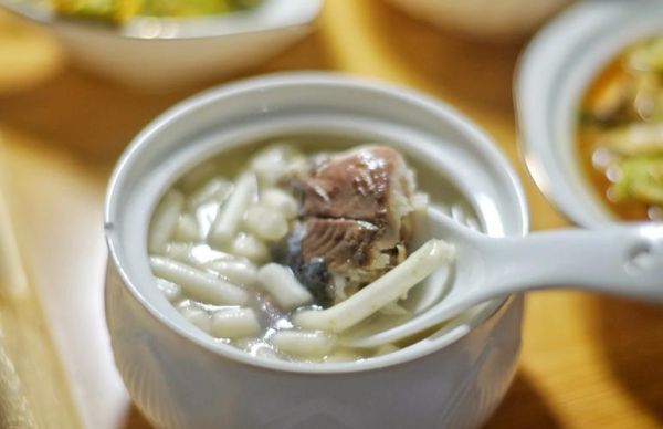 通草鲫鱼汤放多少通草合适_通草用量一次放几克-第2张图片-山城妙识