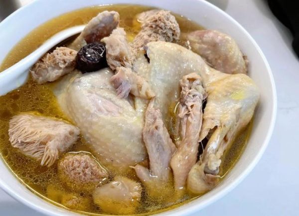 猴头菇炖鸡肉的功效与作用_猴头菇炖鸡适合什么人吃-第2张图片-山城妙识