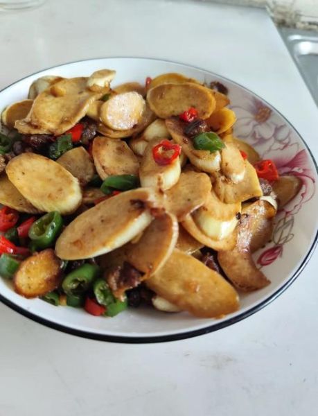 高笋炒肉要不要焯水_高笋炒肉焯水好处-第3张图片-山城妙识