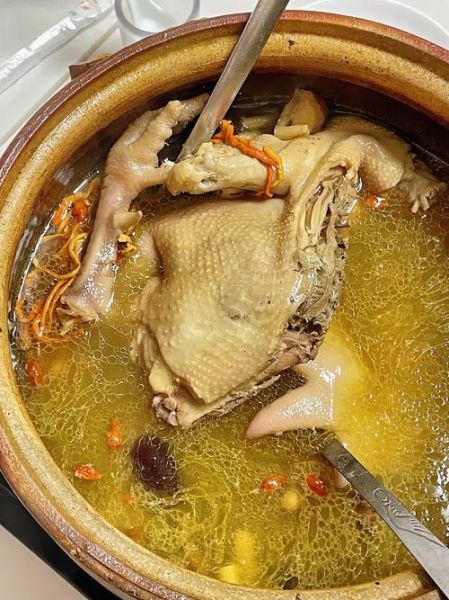 鸡汤怎么炖才营养_鸡汤有哪些功效-第1张图片-山城妙识