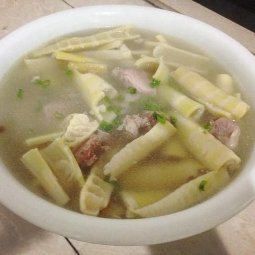 冬笋汤的功效与作用_冬笋汤适合什么人喝-第2张图片-山城妙识