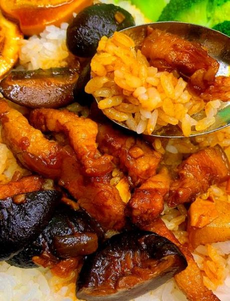 香菇卤肉饭怎么做_香菇卤肉饭家常做法-第1张图片-山城妙识