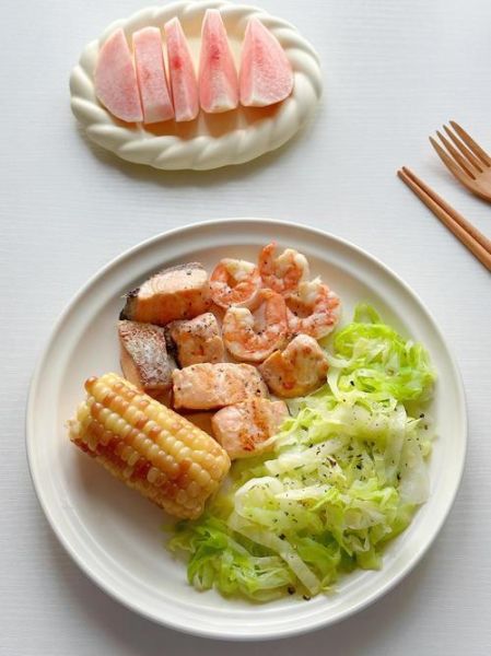 虾和什么蔬菜搭配最好_虾炒什么蔬菜最营养-第3张图片-山城妙识 虾和什么蔬菜搭配最好_虾炒什么蔬菜最营养-第3张图片-山城妙识