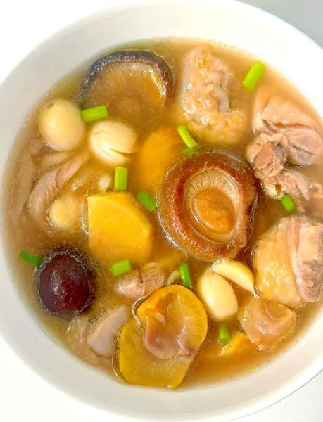 香菇板栗怎么做好吃_香菇板栗可以一起炖吗-第3张图片-山城妙识