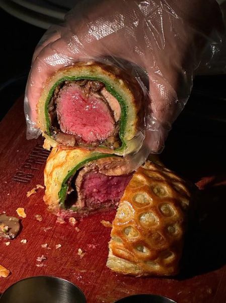 惠灵顿牛排用什么牛肉_惠灵顿牛排选什么部位-第2张图片-山城妙识