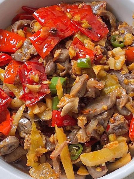 辣椒炒鸡杂怎么炒才嫩_辣椒炒鸡杂家常做法-第1张图片-山城妙识 辣椒炒鸡杂怎么炒才嫩_辣椒炒鸡杂家常做法-第1张图片-山城妙识