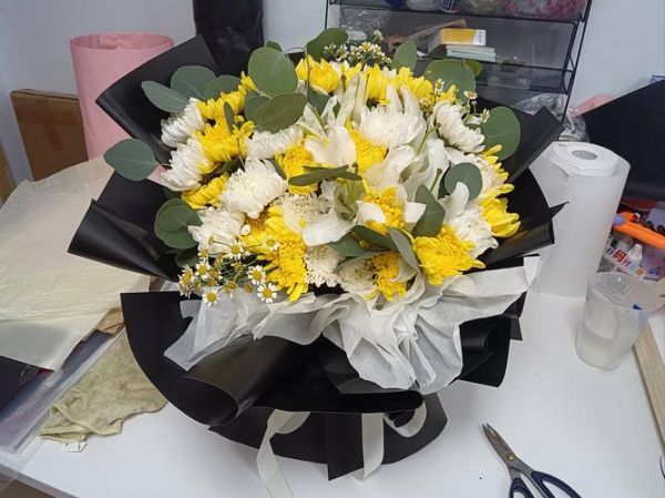 菊花图片祭奠亲人_如何表达哀思-第1张图片-山城妙识 菊花图片祭奠亲人_如何表达哀思-第1张图片-山城妙识