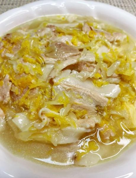 炖酸菜的家常做法_酸菜怎么炖才好吃-第1张图片-山城妙识