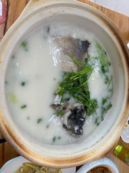 鲤鱼头汤怎么做好吃_鲤鱼头汤的做法大全-第2张图片-山城妙识