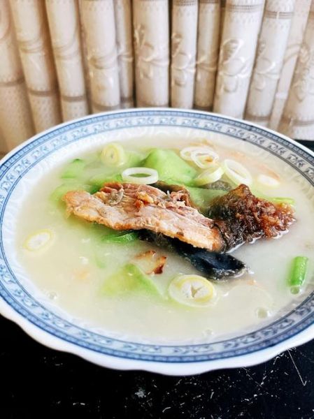 皮蛋配什么煮汤好吃_皮蛋汤的经典搭配-第1张图片-山城妙识 皮蛋配什么煮汤好吃_皮蛋汤的经典搭配-第1张图片-山城妙识