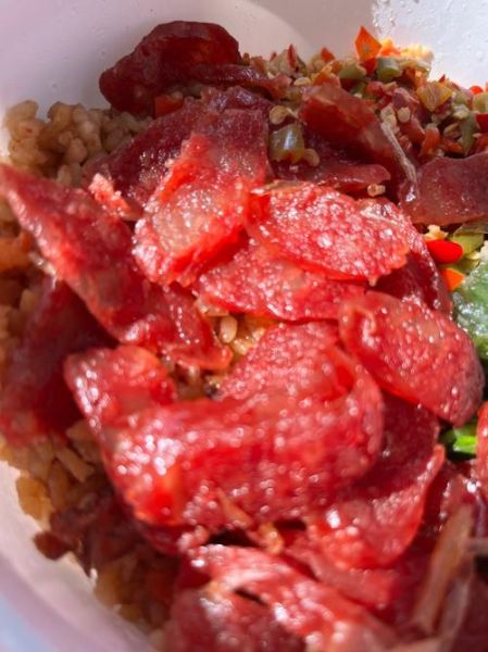 腊肠焖饭高压锅做法_腊肠焖饭高压锅多久-第1张图片-山城妙识