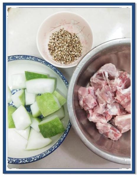 冬瓜薏米排骨汤怎么做_祛湿汤详细步骤-第3张图片-山城妙识 冬瓜薏米排骨汤怎么做_祛湿汤详细步骤-第3张图片-山城妙识