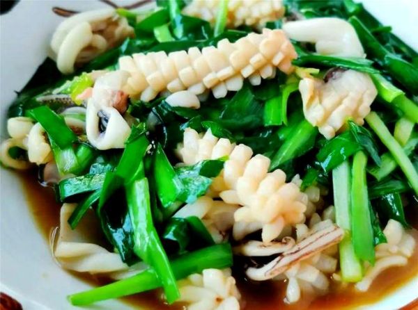 鱿鱼头炒韭菜怎么做_鱿鱼头炒韭菜的家常做法-第3张图片-山城妙识 鱿鱼头炒韭菜怎么做_鱿鱼头炒韭菜的家常做法-第3张图片-山城妙识