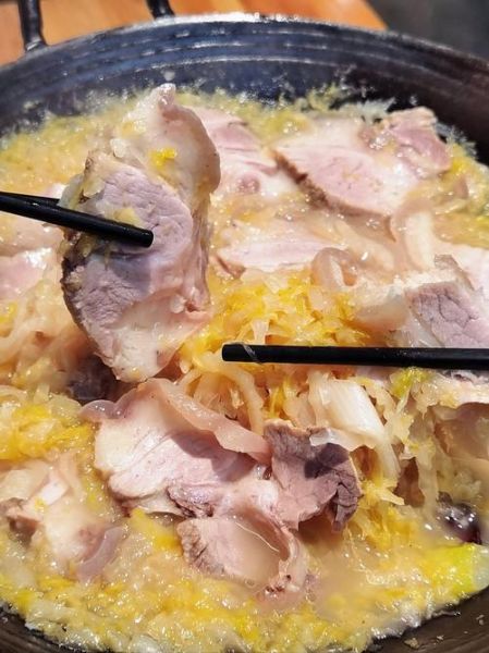 酸菜白肉是哪个地方的菜_东北酸菜白肉怎么做-第1张图片-山城妙识 酸菜白肉是哪个地方的菜_东北酸菜白肉怎么做-第1张图片-山城妙识