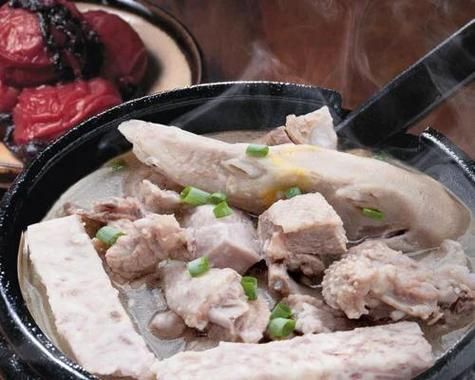 芋头骨头汤的做法_芋头骨头汤的功效-第2张图片-山城妙识