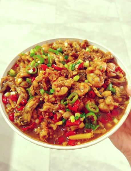 香辣牛蛙怎么做_香辣牛蛙热量高吗-第1张图片-山城妙识