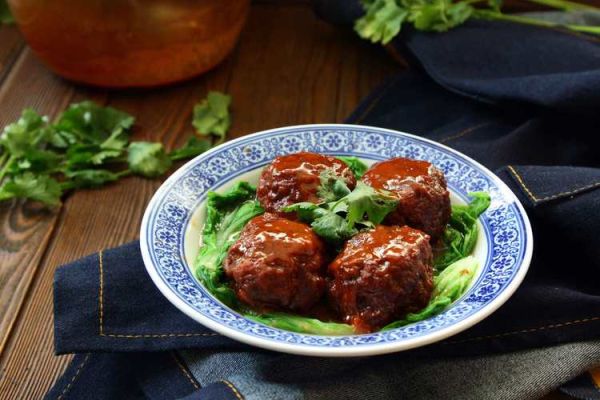 狮子头里面可以放什么菜_家常狮子头配菜推荐-第3张图片-山城妙识