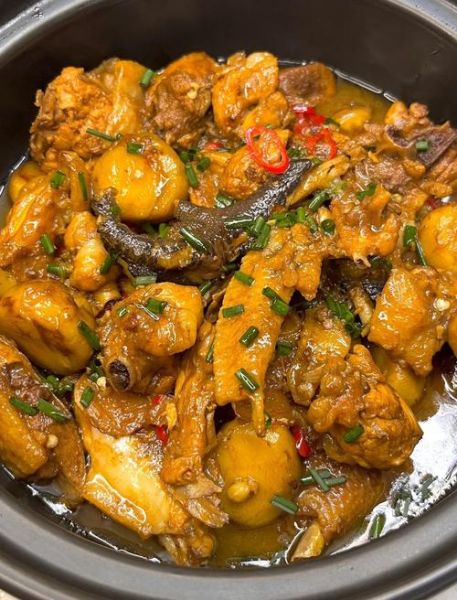 板栗烧鸡怎么做才好吃_板栗烧鸡最正宗的做法-第1张图片-山城妙识