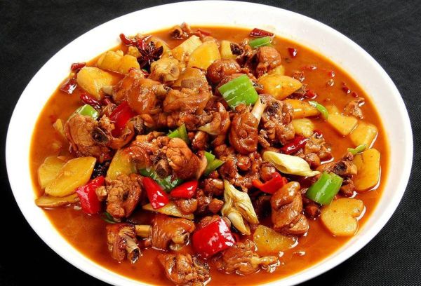 新疆大盘鸡怎么做才正宗_正宗大盘鸡用哪种鸡-第3张图片-山城妙识