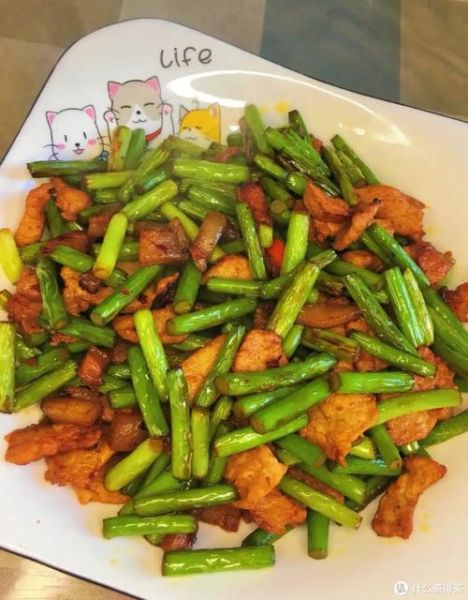 蒜苗炒肉丝怎么炒好吃_蒜苗炒肉丝用哪个部位肉-第3张图片-山城妙识