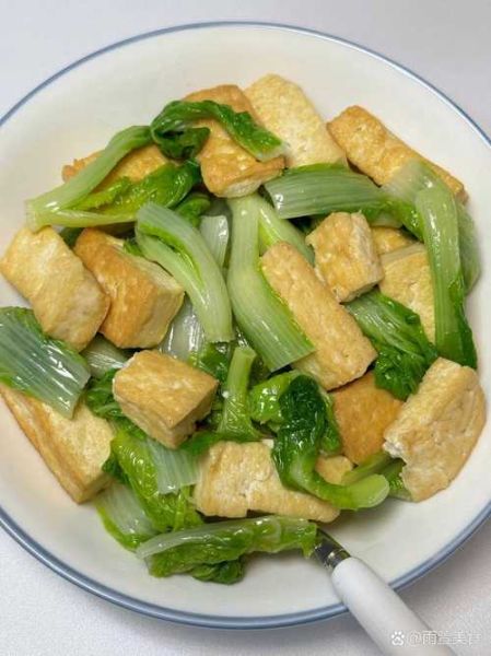 白菜炒麻豆腐怎么做_麻豆腐炒白菜家常做法-第1张图片-山城妙识