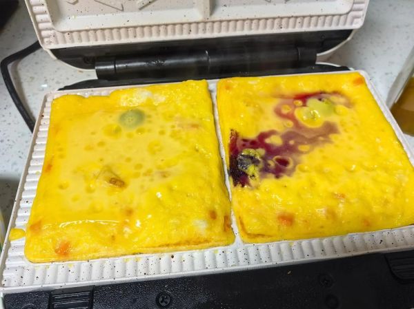 蓝莓鸡蛋饼怎么做_蓝莓鸡蛋饼热量高吗-第1张图片-山城妙识