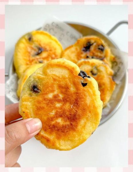 蓝莓鸡蛋饼怎么做_蓝莓鸡蛋饼热量高吗-第2张图片-山城妙识