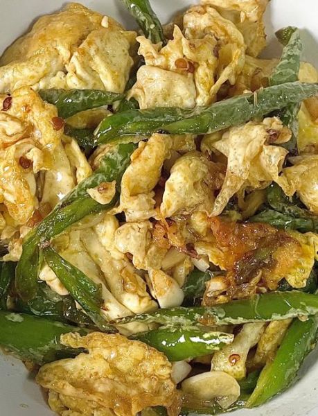 辣椒炒鸡蛋隔夜能吃吗_如何正确保存-第1张图片-山城妙识 辣椒炒鸡蛋隔夜能吃吗_如何正确保存-第1张图片-山城妙识