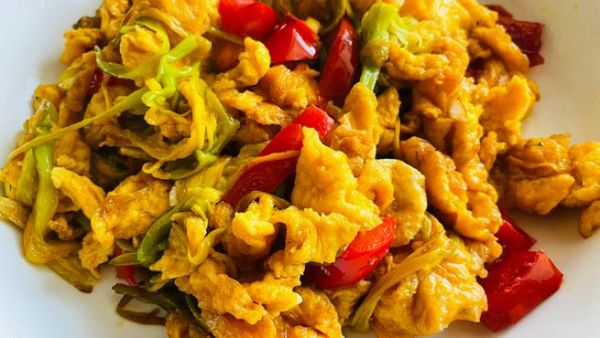 黄花菜炒鸡蛋有什么好处_黄花菜鸡蛋汤的功效-第1张图片-山城妙识 黄花菜炒鸡蛋有什么好处_黄花菜鸡蛋汤的功效-第1张图片-山城妙识