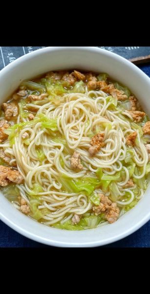 青菜肉丝面怎么做_家常青菜肉丝面做法-第1张图片-山城妙识