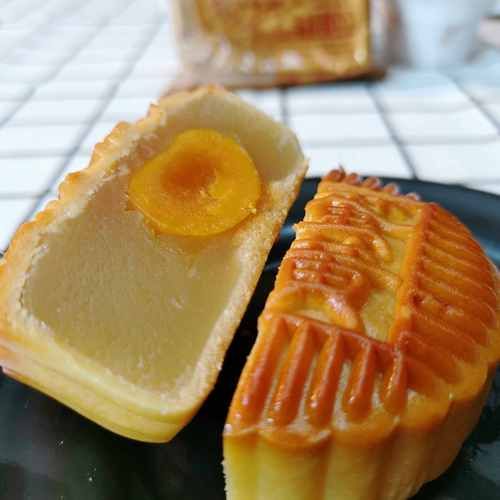 莲蓉月饼好吃吗_莲蓉月饼口感怎么样-第2张图片-山城妙识