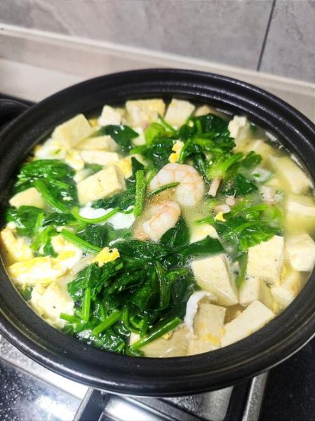 菠菜豆腐汤怎么做好喝_菠菜豆腐汤的家常做法-第1张图片-山城妙识