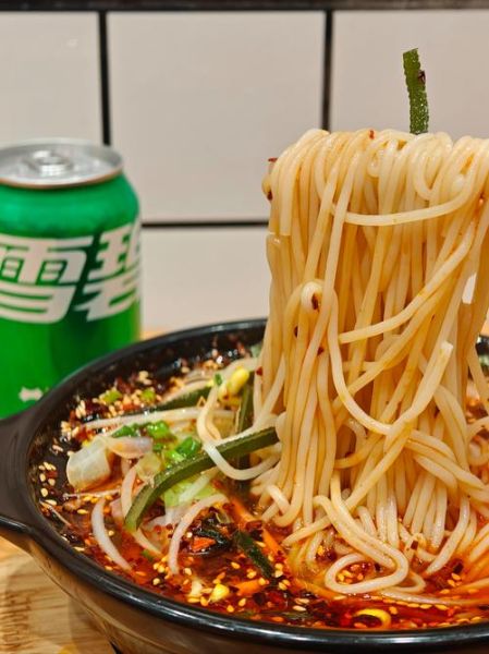 砂锅米线正宗做法_砂锅米线怎么做好吃-第2张图片-山城妙识