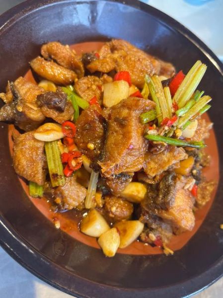 怎样炖鱼块好吃又简单_家常炖鱼块怎么做-第1张图片-山城妙识