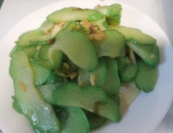 清炒佛手瓜苗怎么做_佛手瓜苗焯水多久-第3张图片-山城妙识