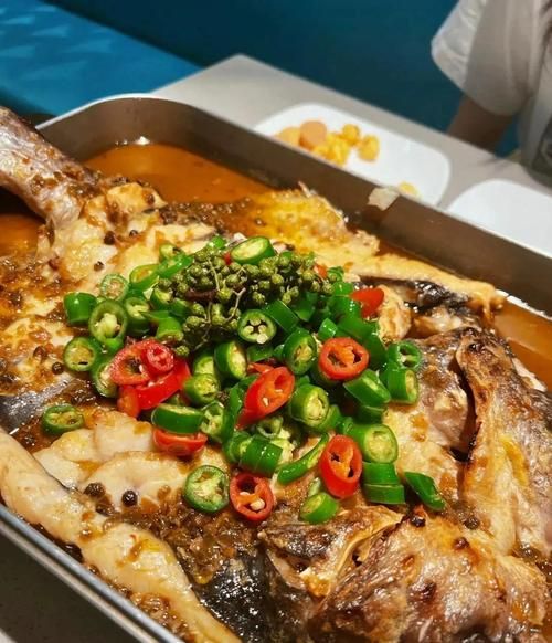 半天妖烤鱼创始人是谁_半天妖烤鱼创始人背景揭秘-第1张图片-山城妙识