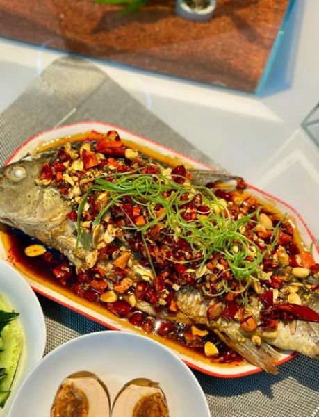 家常鲤鱼怎么做好吃又简单_鲤鱼最简单的家常做法-第1张图片-山城妙识