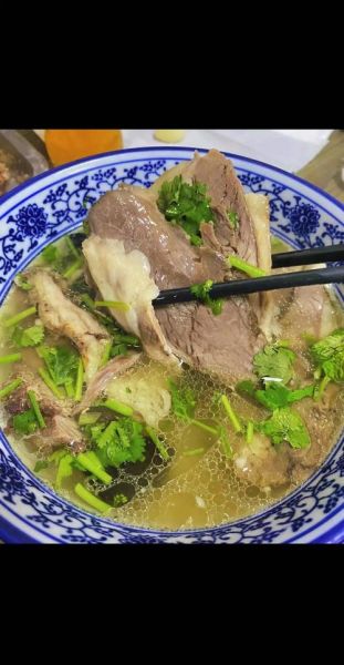 羊肉泡馍怎么做_正宗泡馍汤头秘诀-第3张图片-山城妙识 羊肉泡馍怎么做_正宗泡馍汤头秘诀-第3张图片-山城妙识