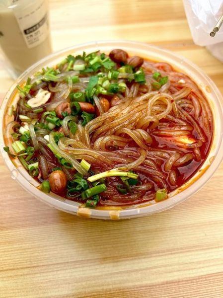 酸辣粉的粉条是哪种_正宗酸辣粉用什么粉-第1张图片-山城妙识