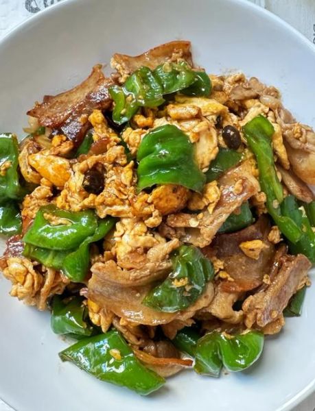 农家小炒肉怎么做_小炒肉先炒辣椒还是先炒肉-第3张图片-山城妙识