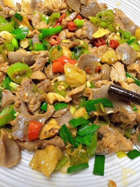鸡胗配啥菜炒好吃_鸡胗炒什么菜最下饭-第1张图片-山城妙识