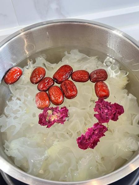 银耳红枣八宝粥怎么做_银耳红枣八宝粥需要泡多久-第2张图片-山城妙识 银耳红枣八宝粥怎么做_银耳红枣八宝粥需要泡多久-第2张图片-山城妙识